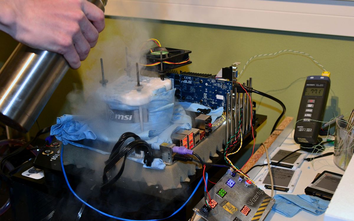 Overclocking with Liquid Nitrogen