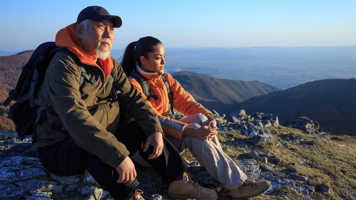 The benefits of hiking with friends | Advnture