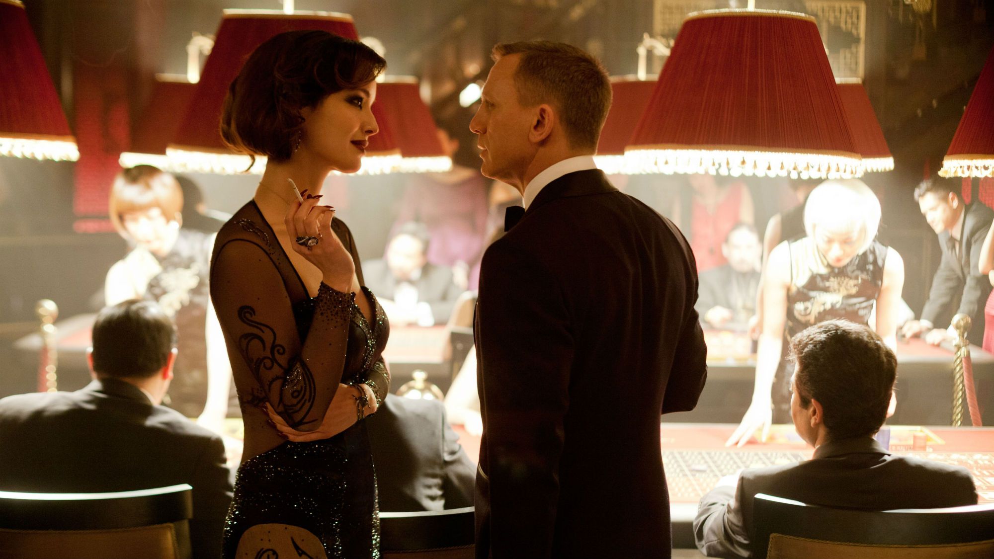 Bad movie extras: 11 of the funniest on-camera mistakes | Marie Claire UK