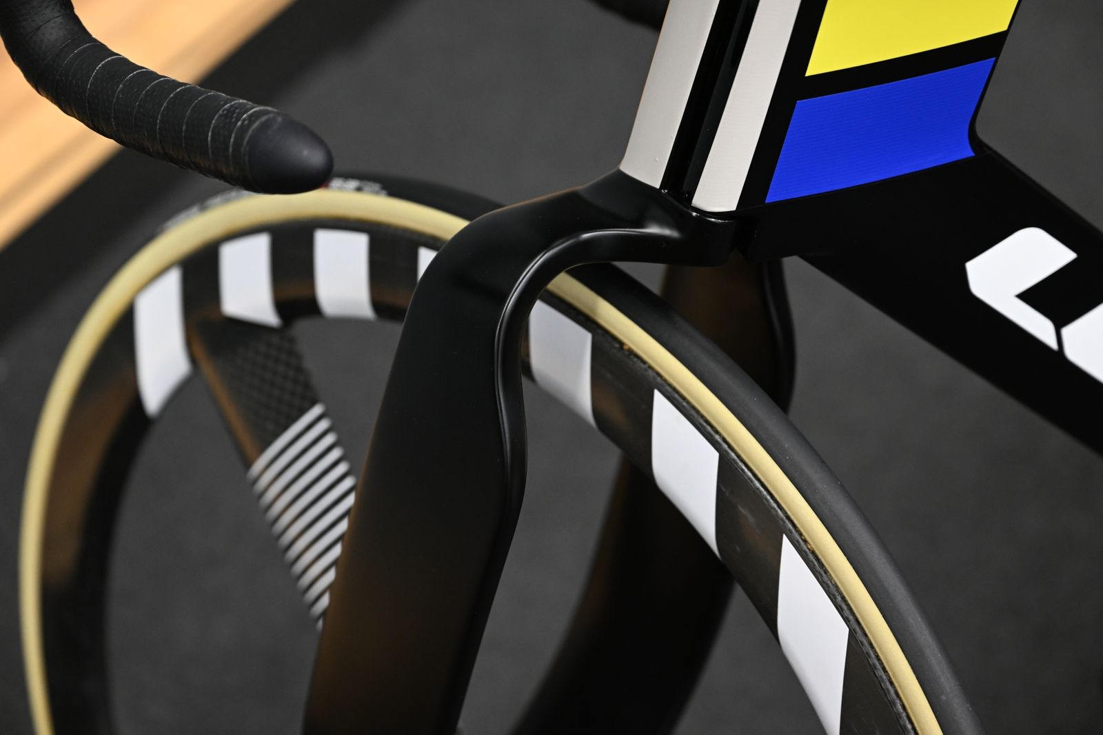Up close with the unreleased Look P24 - the track bike with two ...