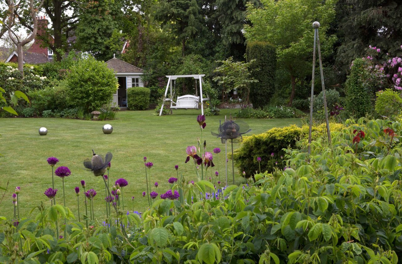 Real garden: explore this colourful, peaceful town garden | Real Homes