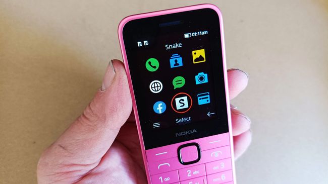 Nokia 225 4G (2024) review: a few smart upgrades make this burner phone ...