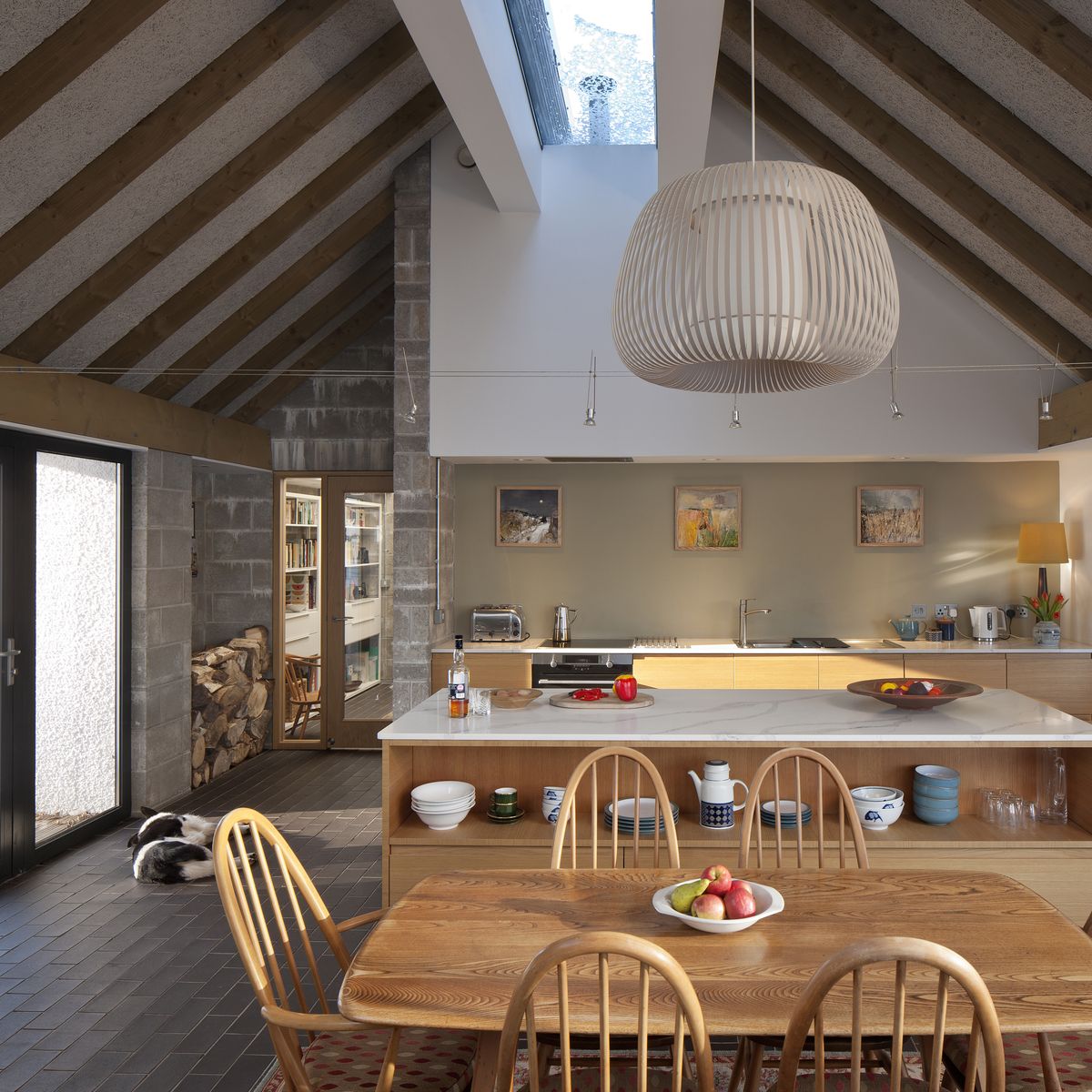 Log Store Ideas: Creative Storage for Your Home and Garden | Homebuilding