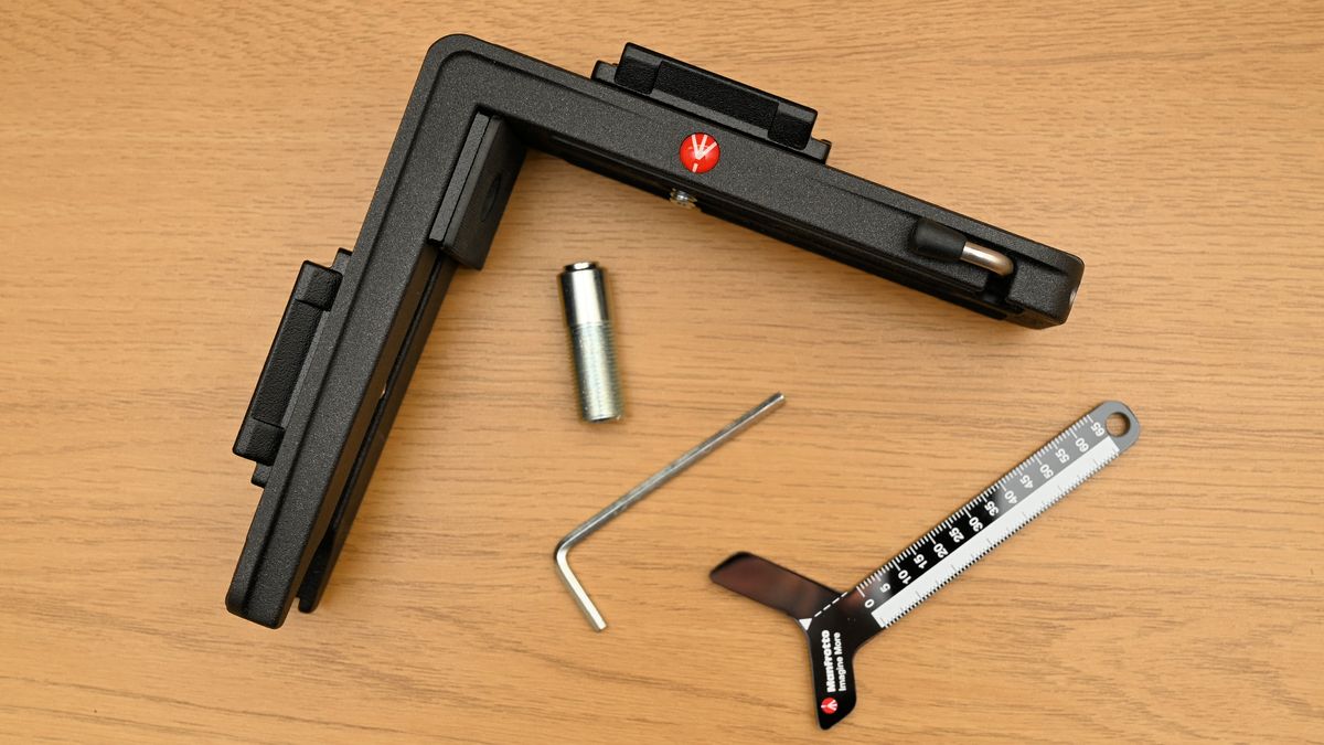 Manfrotto Q2 L bracket review: A not-so-universal L-bracket | Digital ...