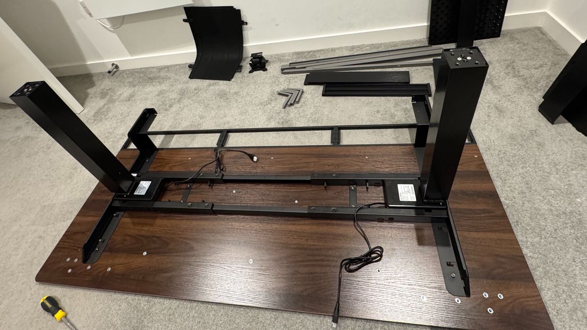 Dezctop Bifrost Elite 160 review: an expensive standing desk with the ...