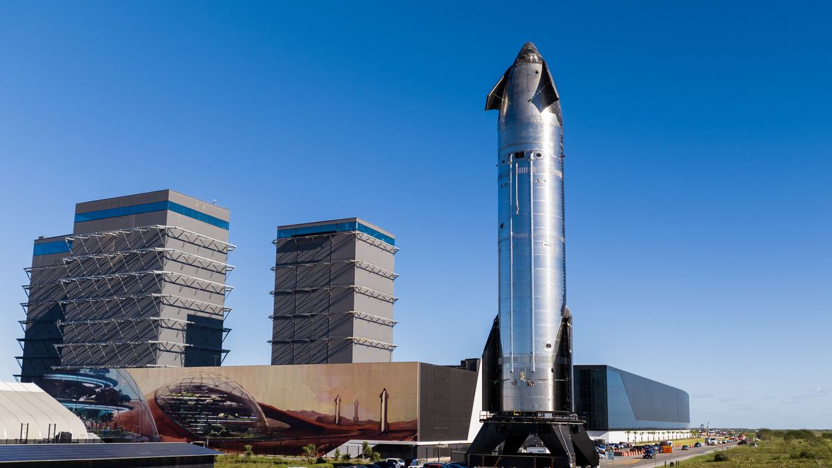 SpaceX rolls 7th Starship spacecraft out for testing ahead of next ...