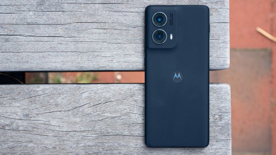 Motorola Edge 2024 review: Immediately forgettable, despite its good ...