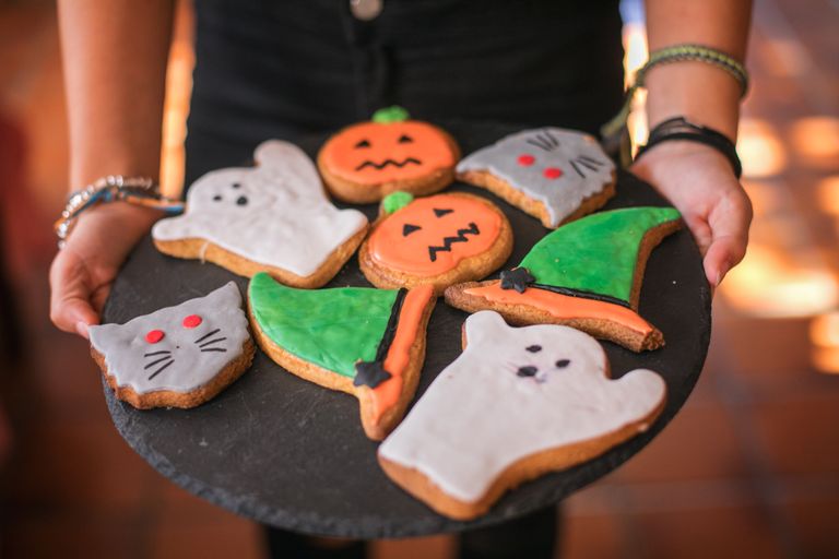Halloween biscuits | Snack Recipes | GoodtoKnow