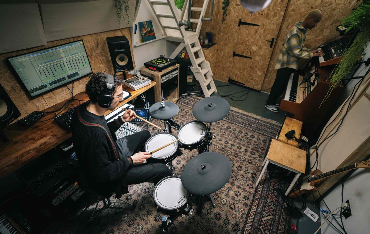 With the same mesh-head playability and powerful new Strata module as ...