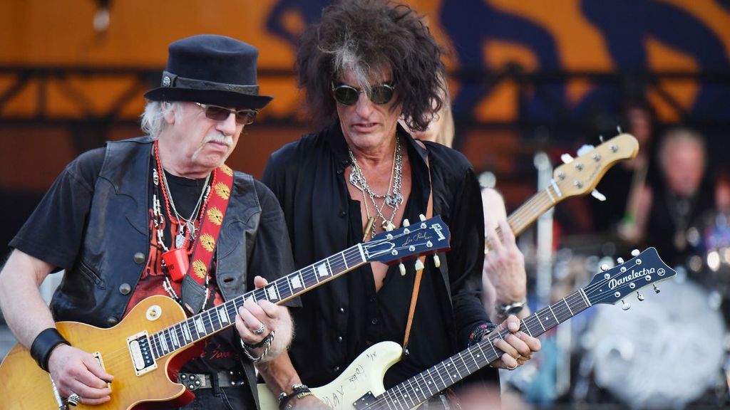 Joe Perry announces his first big post-Aerosmith tour | Guitar World