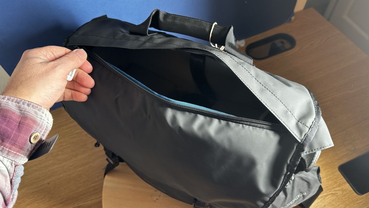 Tenba DNA 13 DSLR messenger bag review | Digital Camera World