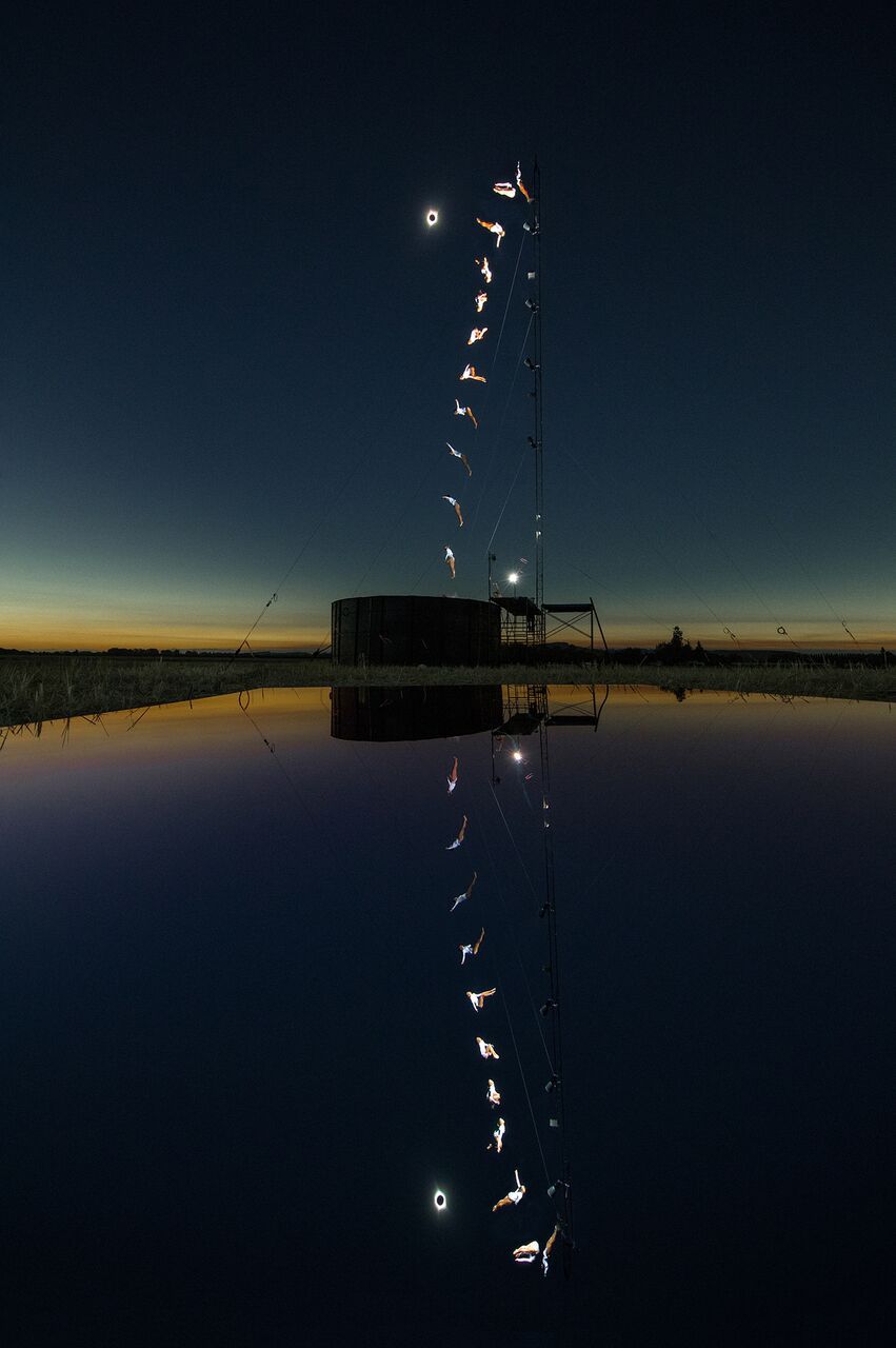 Solar Eclipse Is Backdrop for Breathtaking Dives (Photos) | Live Science