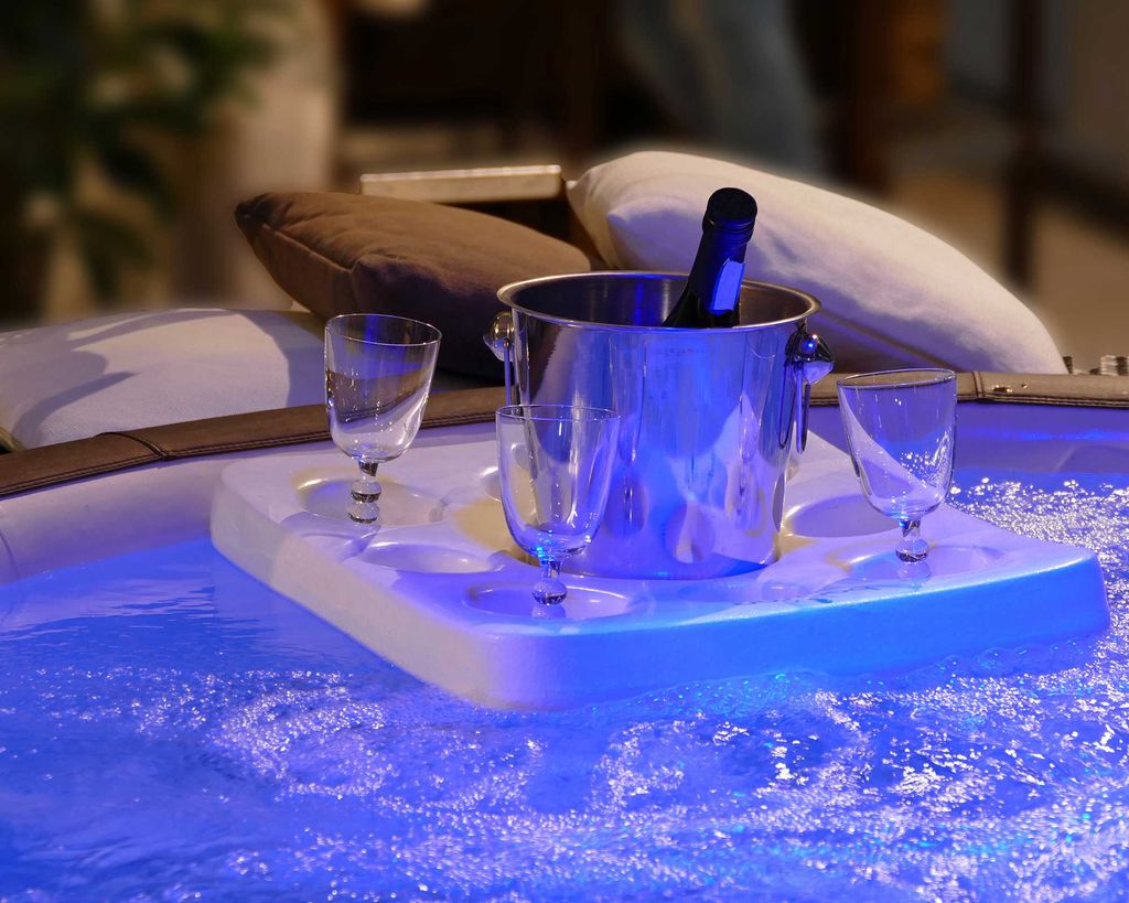 Hot tub bar ideas: 11 on-trend looks | Gardeningetc