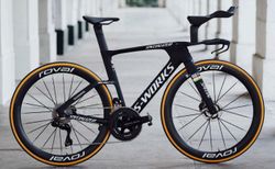 Heavily modified road bikes take over Tour Down Under prologue ...