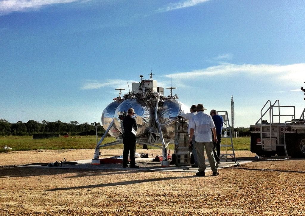 NASA Morpheus Lander Prototype Crash Photos | Space
