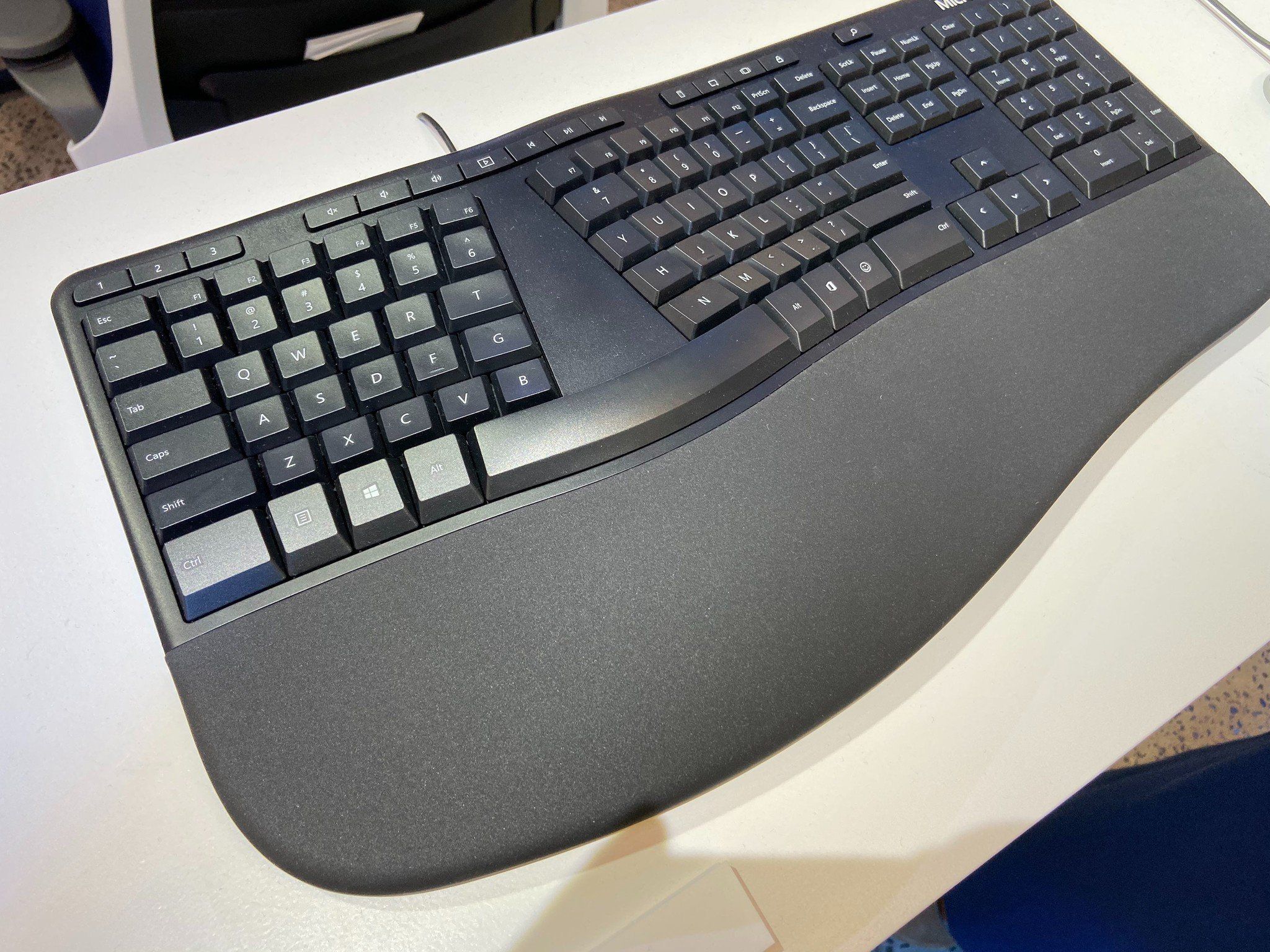 Microsoft Ergonomic Mouse and Ergonomic Keyboard available for pre ...