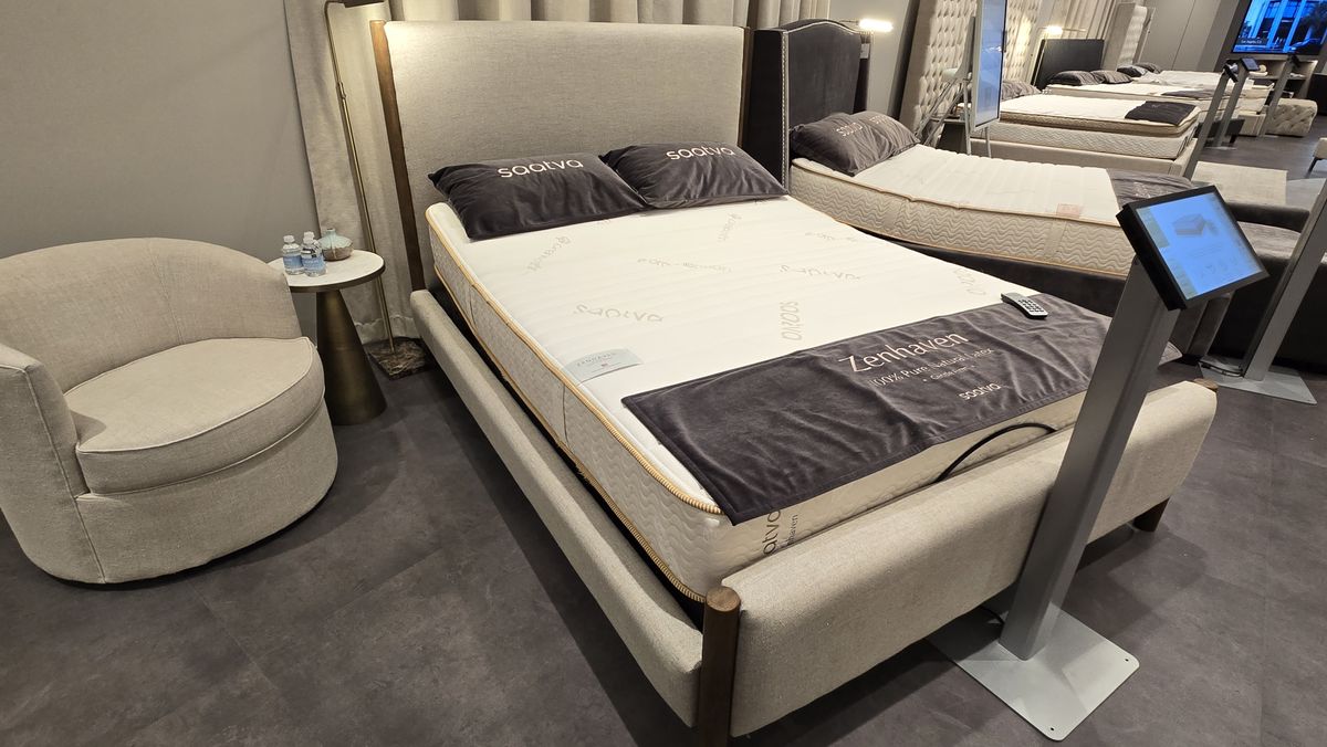 I visited a Saatva Viewing Room to find my dream mattress — here's what ...