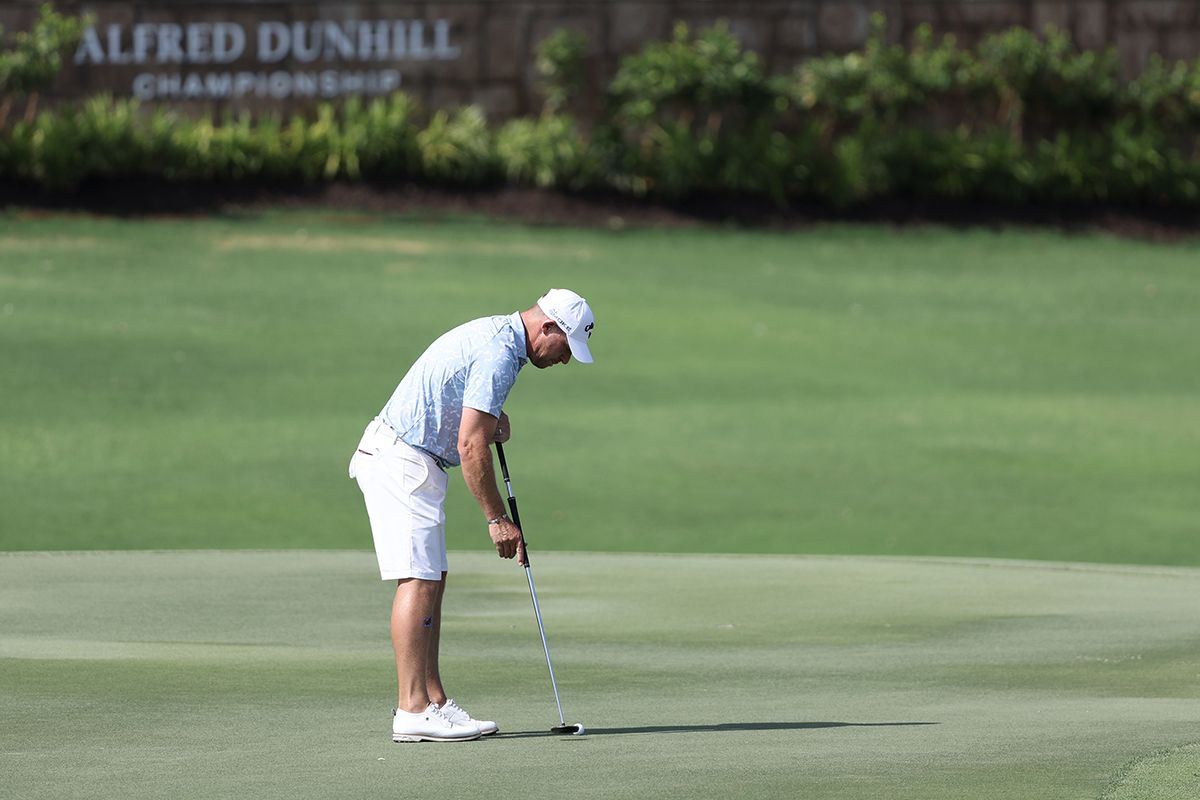 Broomstick Putter: 4 Simple Steps To Using A Long Putter | Golf Monthly