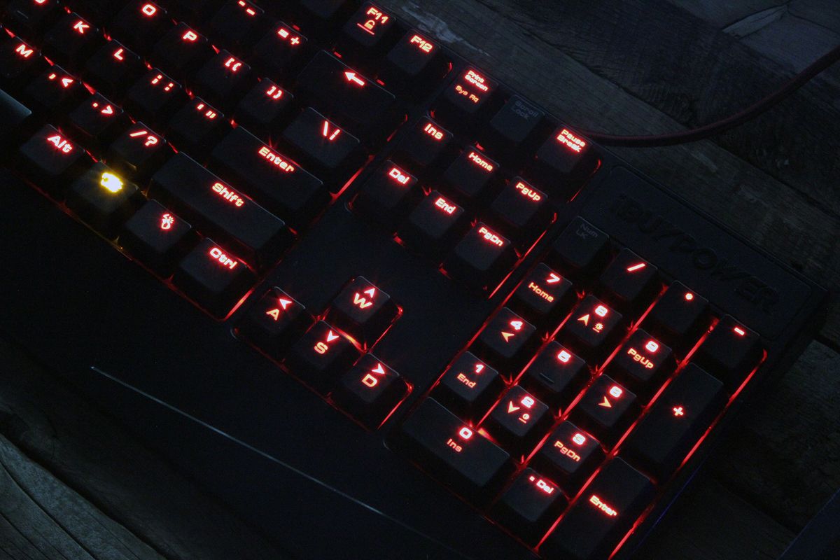 Product Tour - iBuyPower MEK Mechanical Keyboard Review - Tom's ...