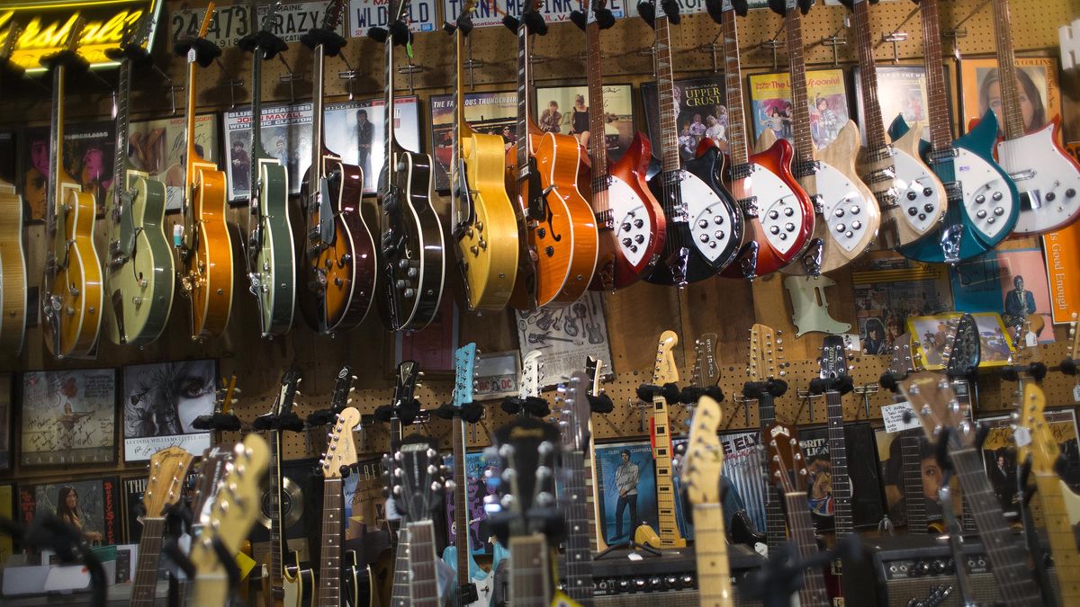 Your first session recording in a studio: 6 essential tips for success ...