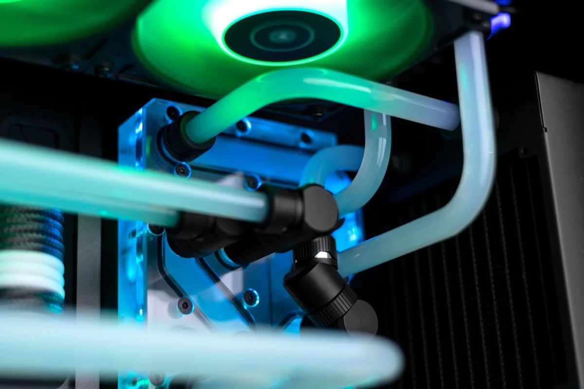 Fractal Design Gets the EK D5-Powered Distribution Plate Treatment ...