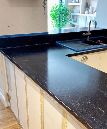 How to microcement kitchen worktops: A seriously cool upgrade | Real Homes