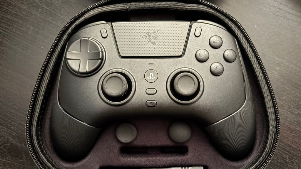 Razer Raiju V3 Pro vs Razer Wolverine V2 Pro: two premium PS5 ...