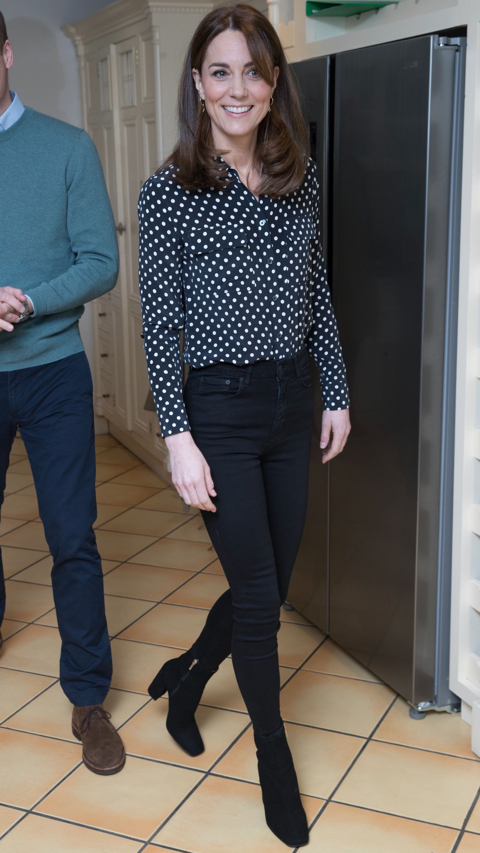 Kate Middleton’s black skinny jeans, polka dot top and boots were ...