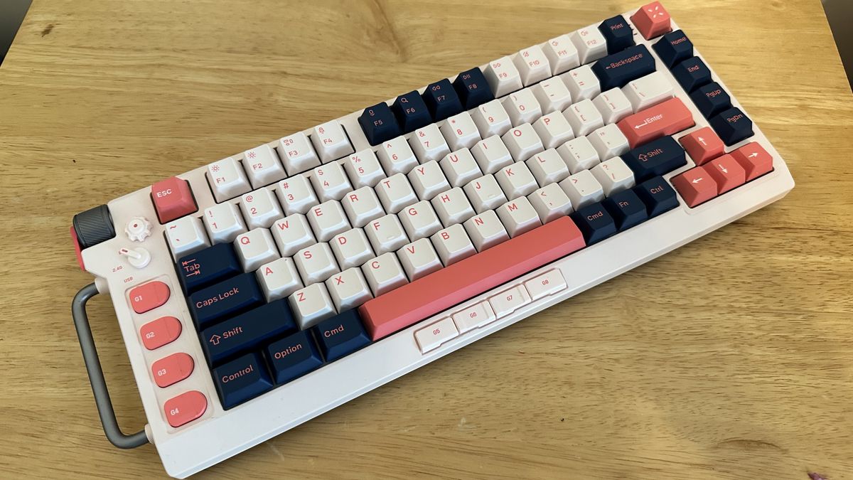 Epomaker Shadow X keyboard review: It's got a SCREEN | iMore