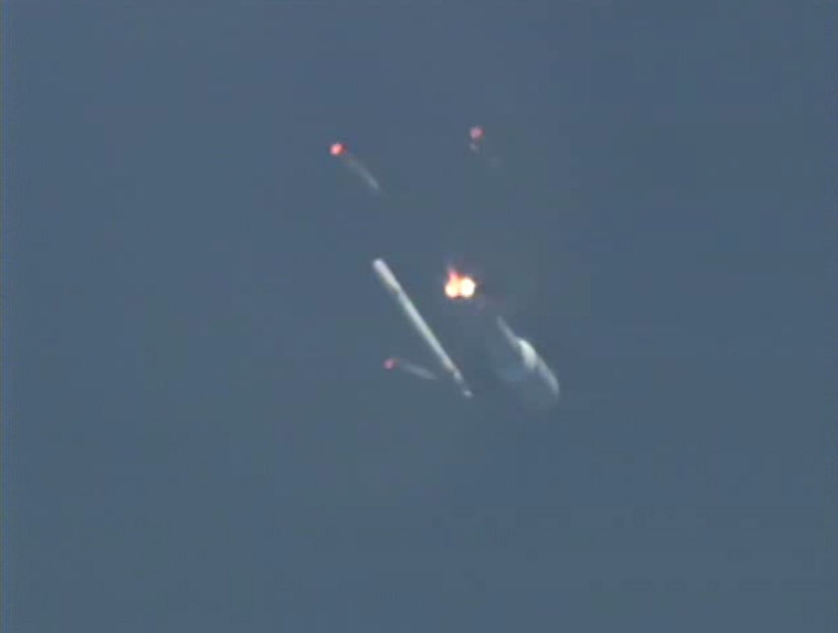 Amazing Launch Photos: Blastoff for Navy's Next-Gen MUOS-1 Satellite ...