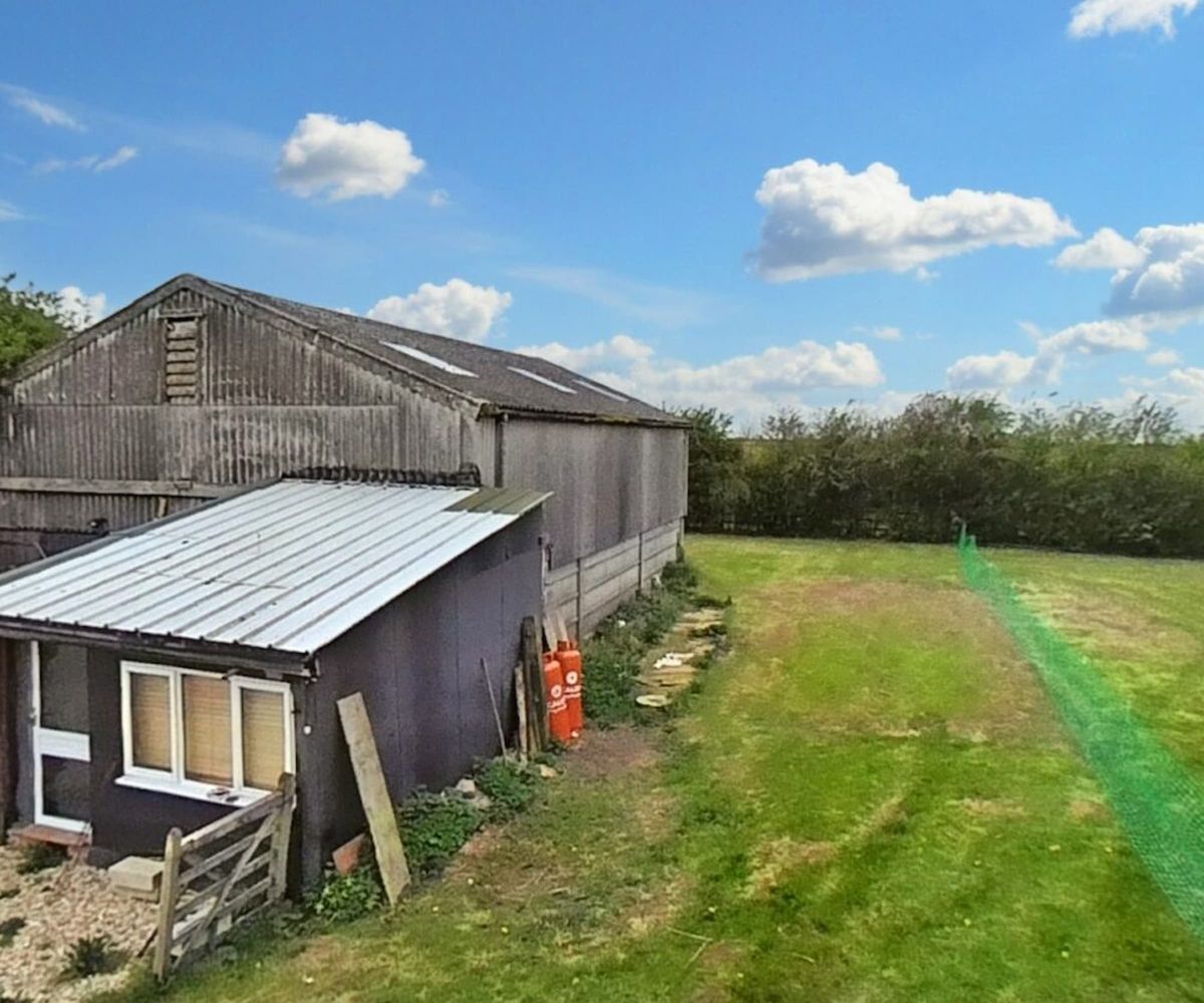 Barn conversion in rural Lincolnshire hits the market for £170,000 ...