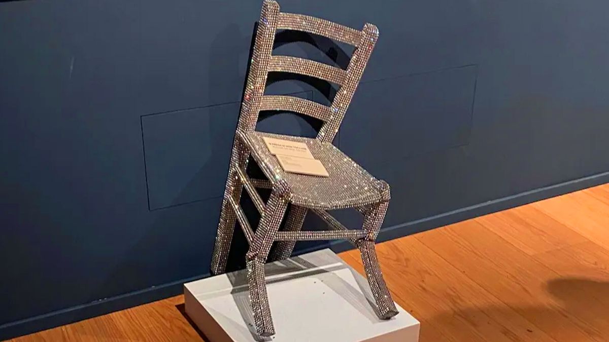 Could we all please stop destroying priceless artworks for a second ...