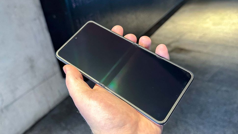 Oppo Find N2 Flip hands-on review: A big step forward for foldables ...