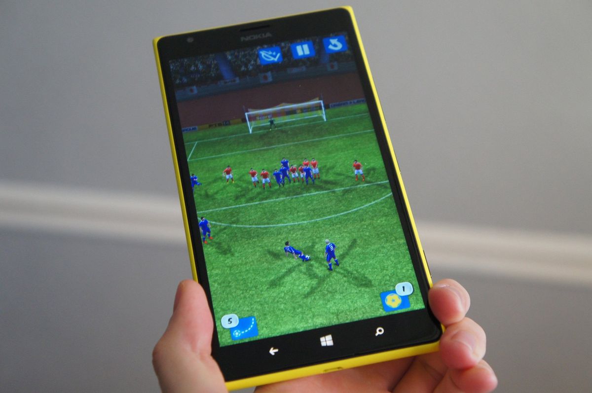 Relive your favorite football goals in this new sport puzzle game for ...