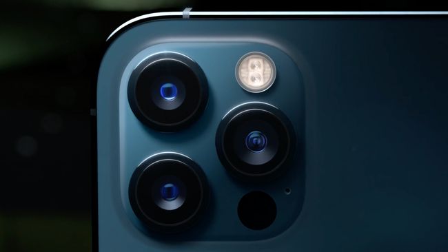 Why the iPhone 12 Pro Max is Apple's first serious attack on mirrorless ...