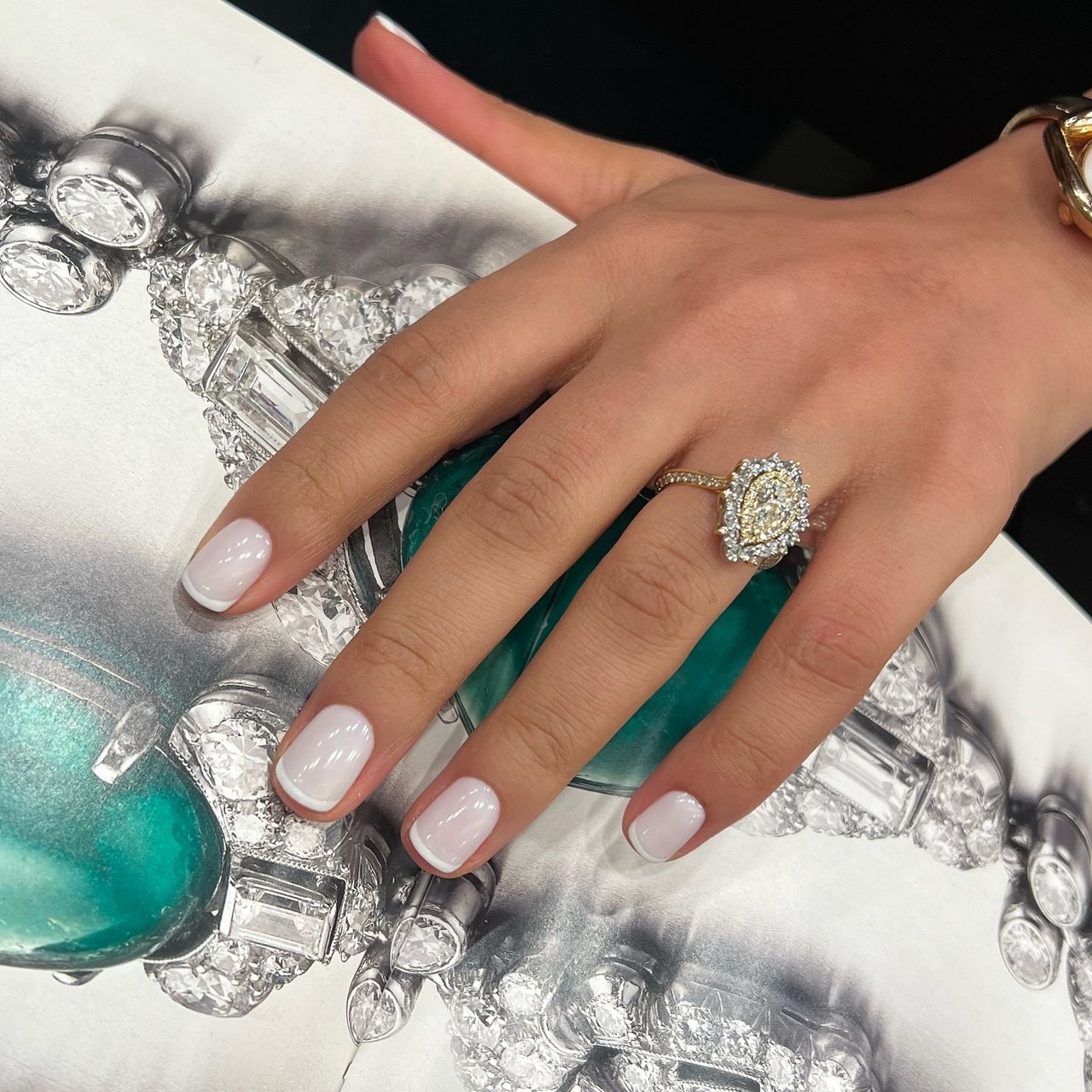 Chrome French-Tip Nails Look So Expensive—7 Designs We Love | Who What Wear