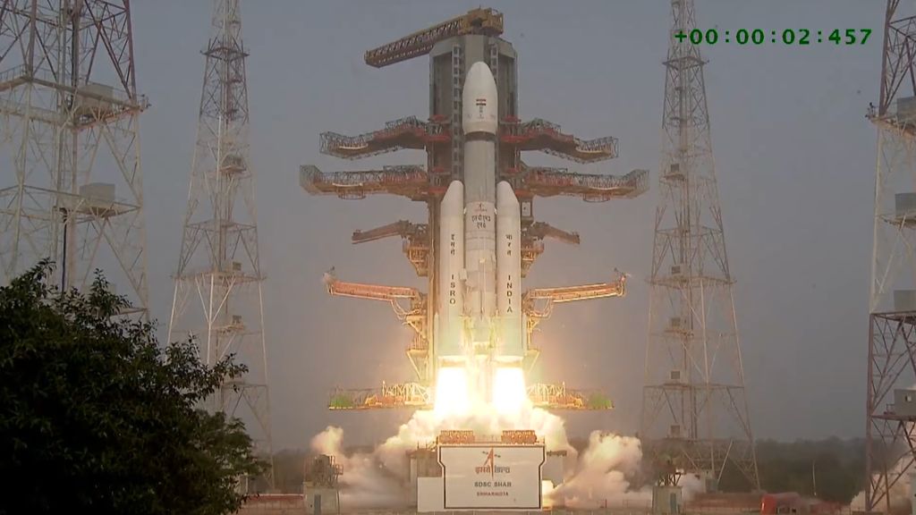 Indian rocket launches record-breaking BlueBird 6 smartphone satellite ...