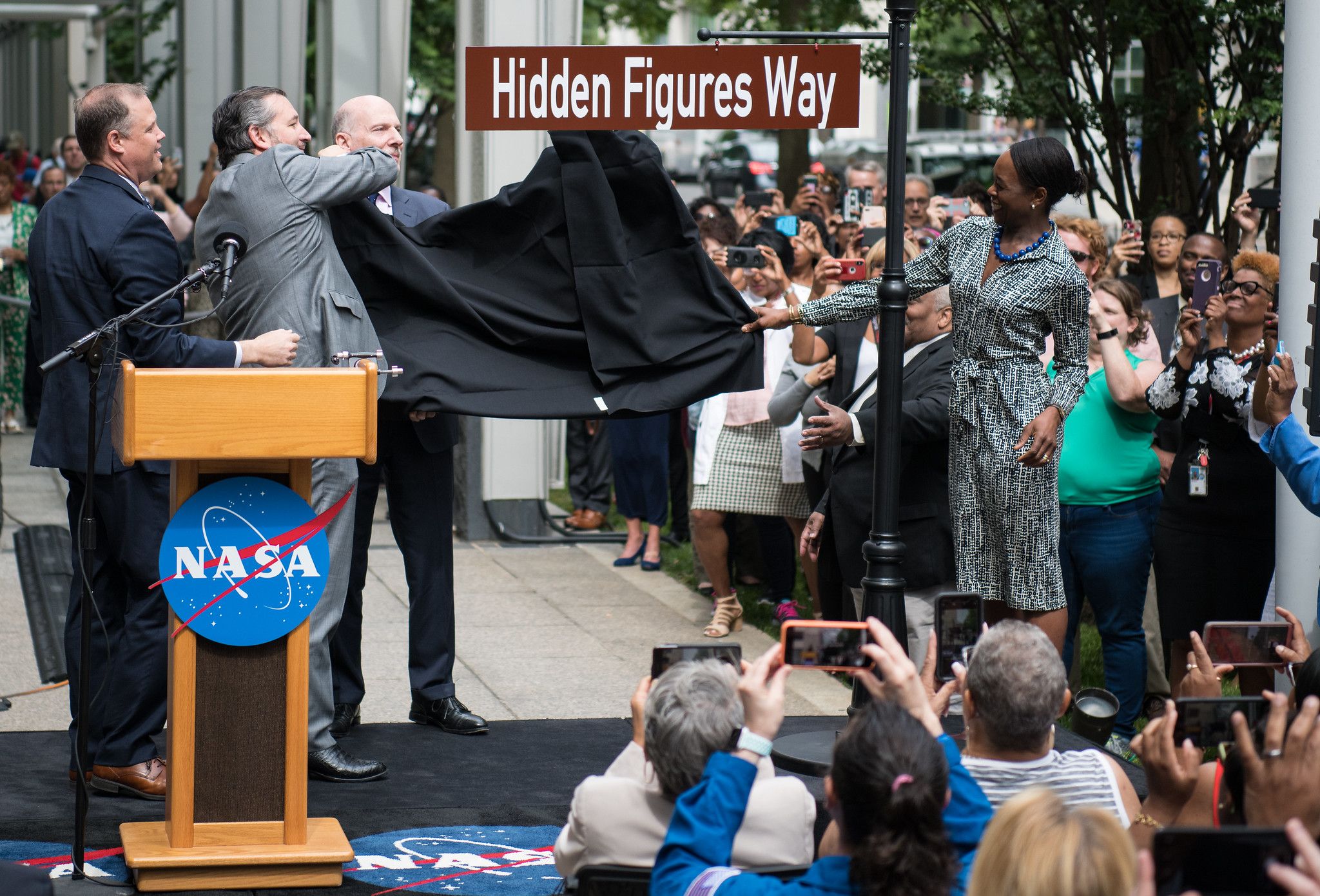 NASA Unveils 'Hidden Figures Way' at Headquarters to Honor Female Space ...