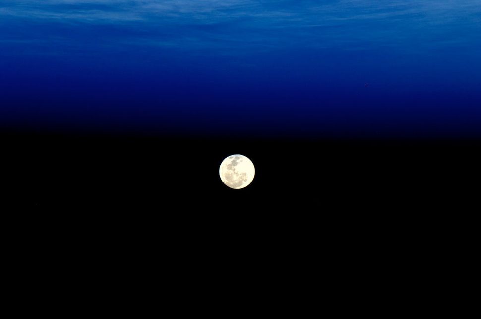 Full Moon Rising: Glitzy Photos of a Supermoon | Live Science