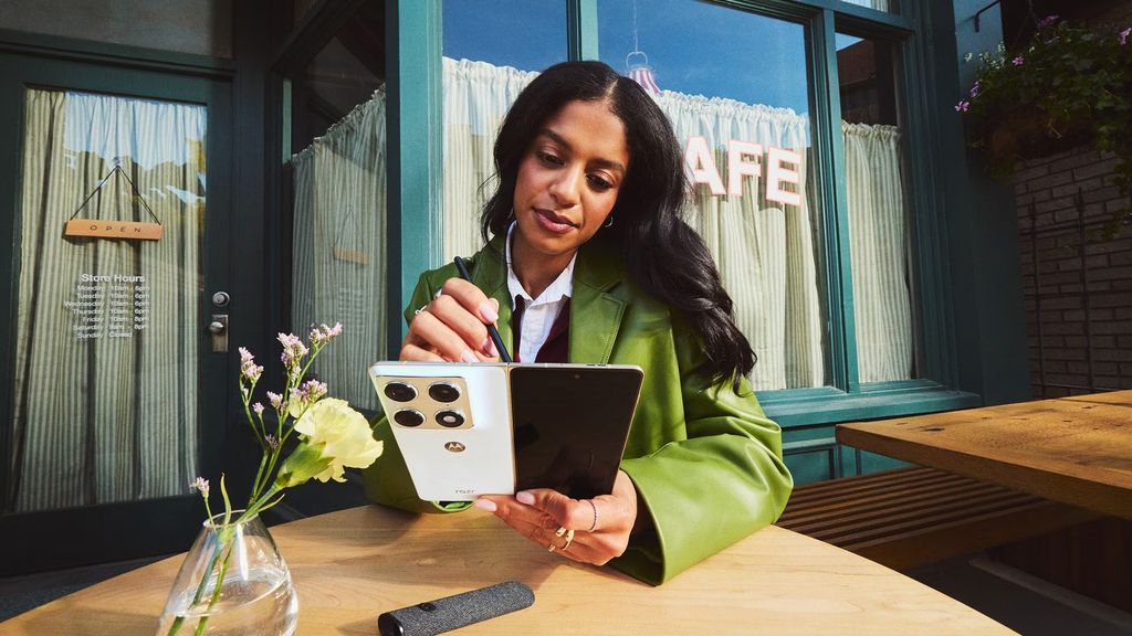 The new king of foldable camera phones isn't what you'd expect ...