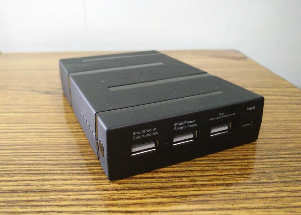 5 high-capacity power banks that can easily charge more than one device ...