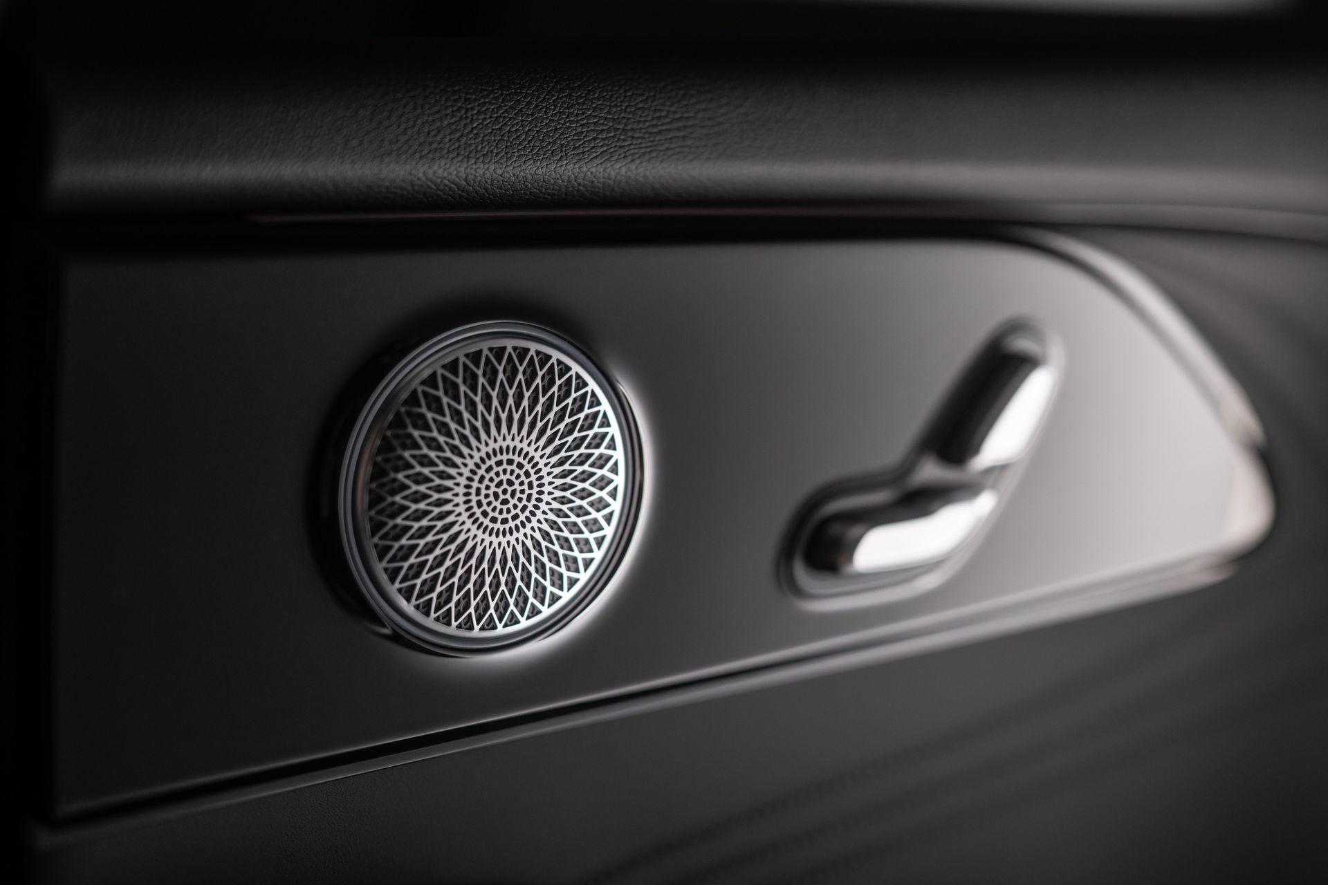 Omoda 9 is a 'super hybrid' SUV from China | Wallpaper*