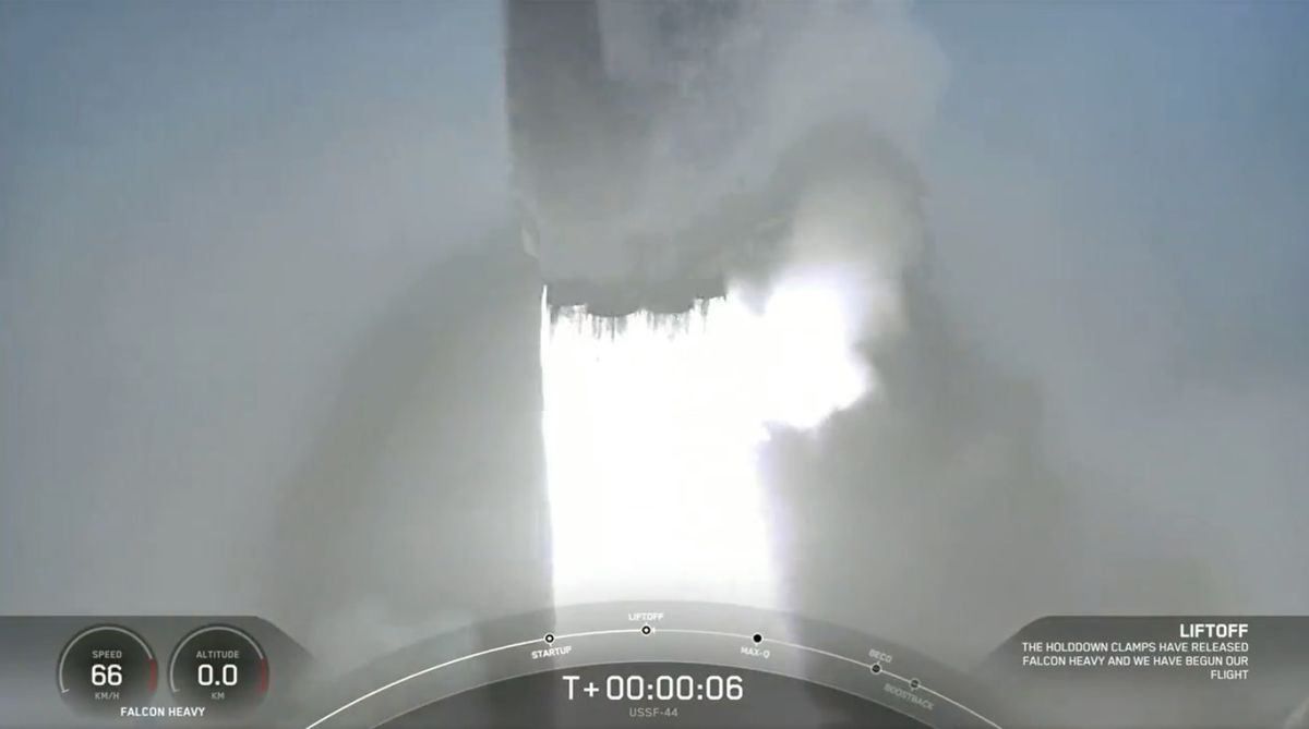 Amazing photos from SpaceX's Falcon Heavy USSF-44 mission | Space