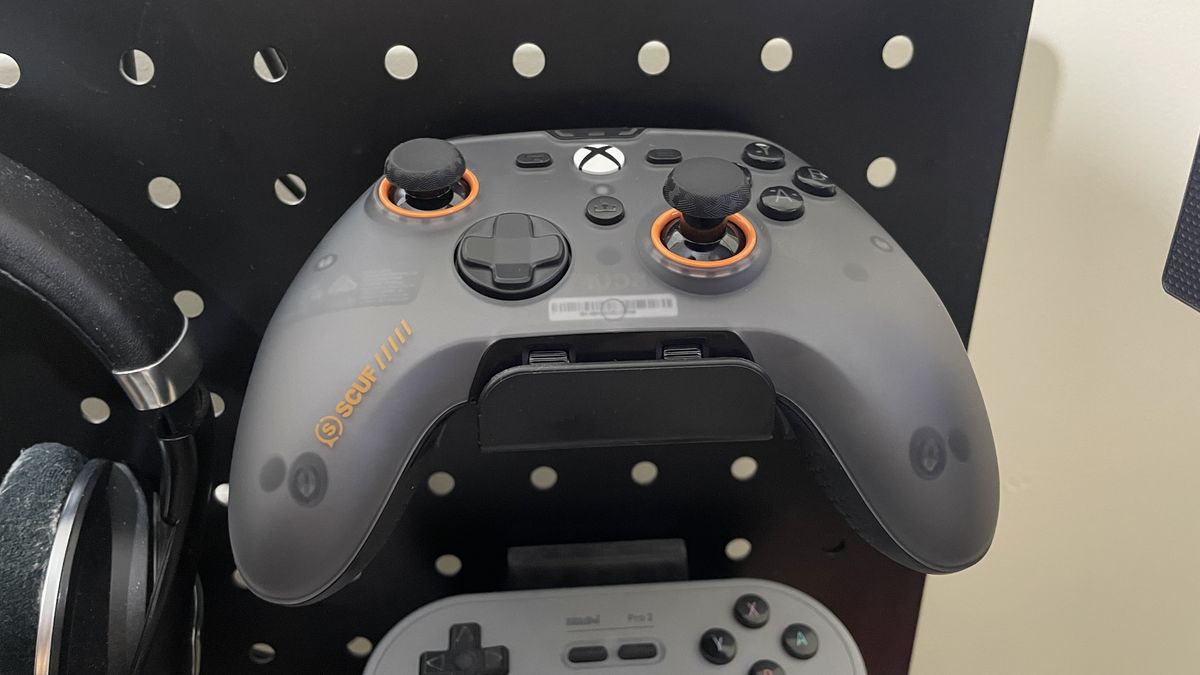 Scuf Valor Pro wired controller review | PC Gamer