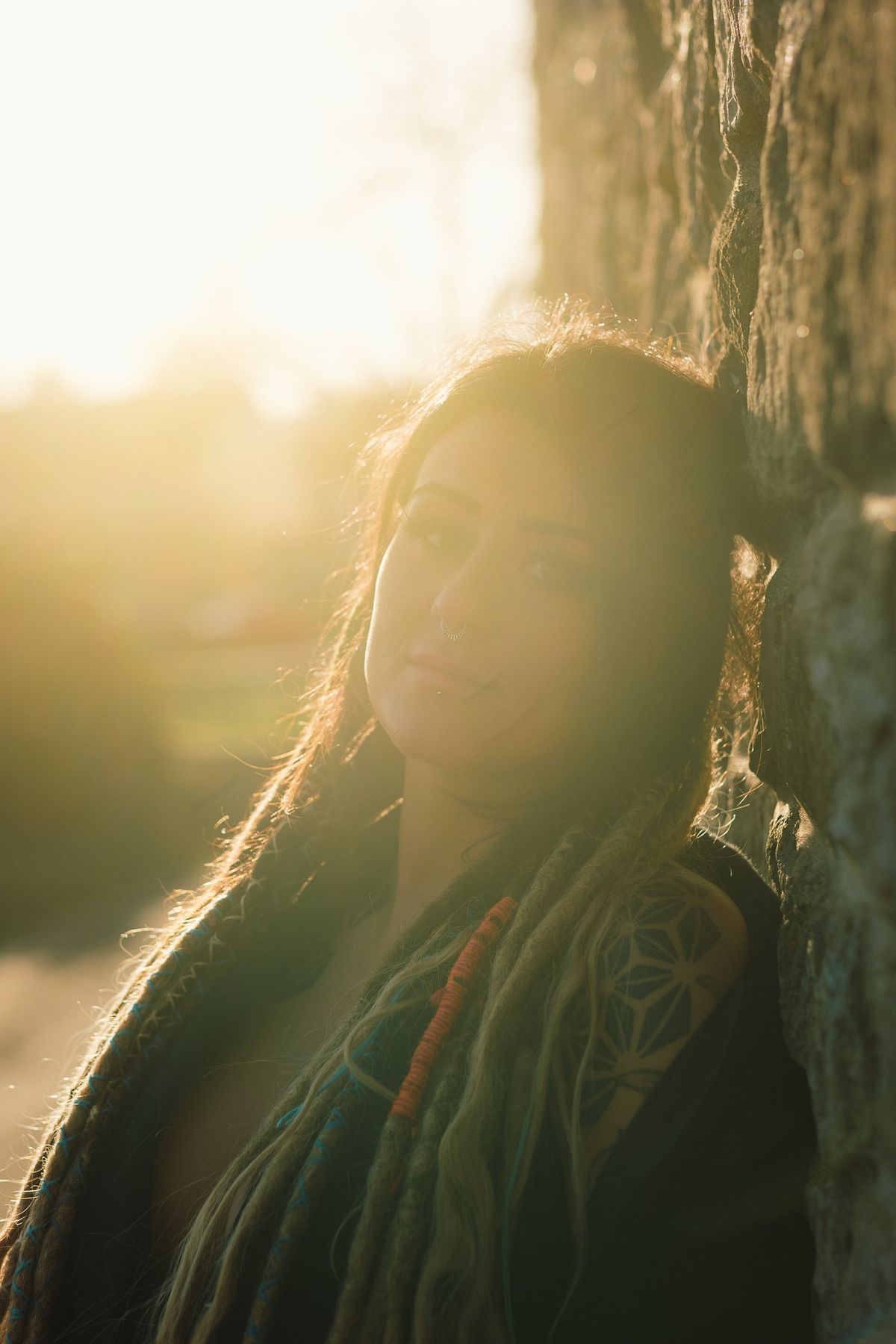 How to use the beauty of backlighting in portrait photos | Digital ...
