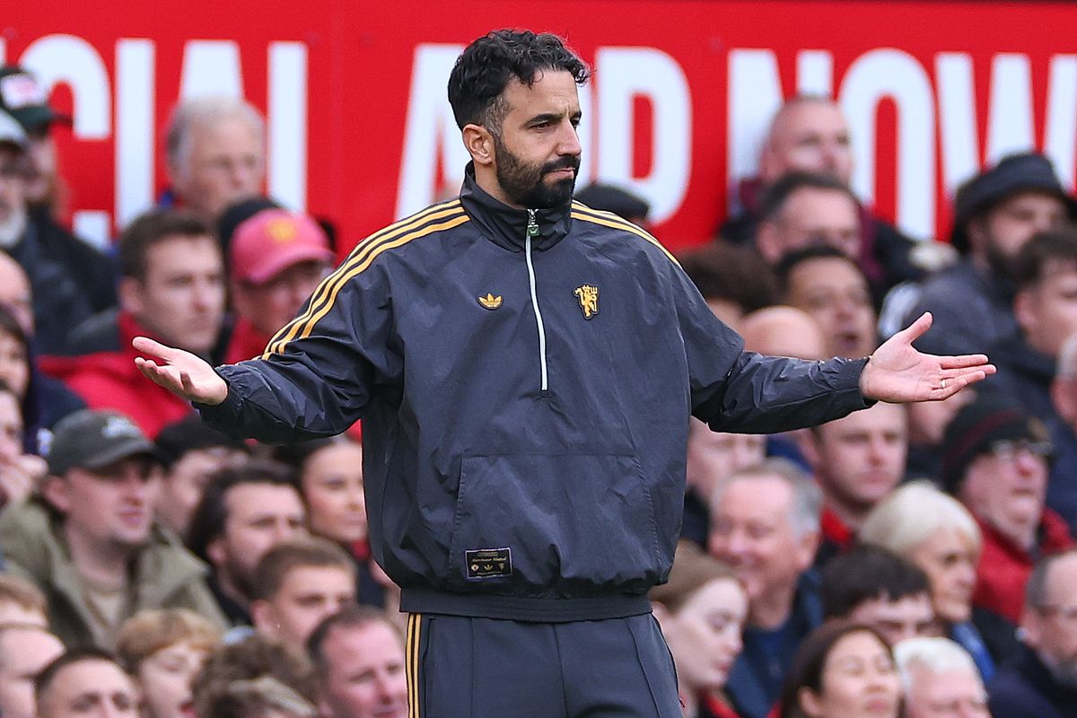 Manchester United make decision on Kobbie Mainoo exit: report | FourFourTwo