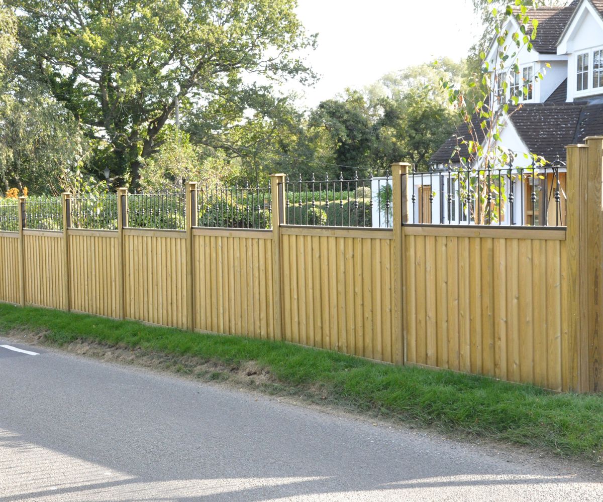 15 driveway fencing ideas to elevate your entrance | Homebuilding