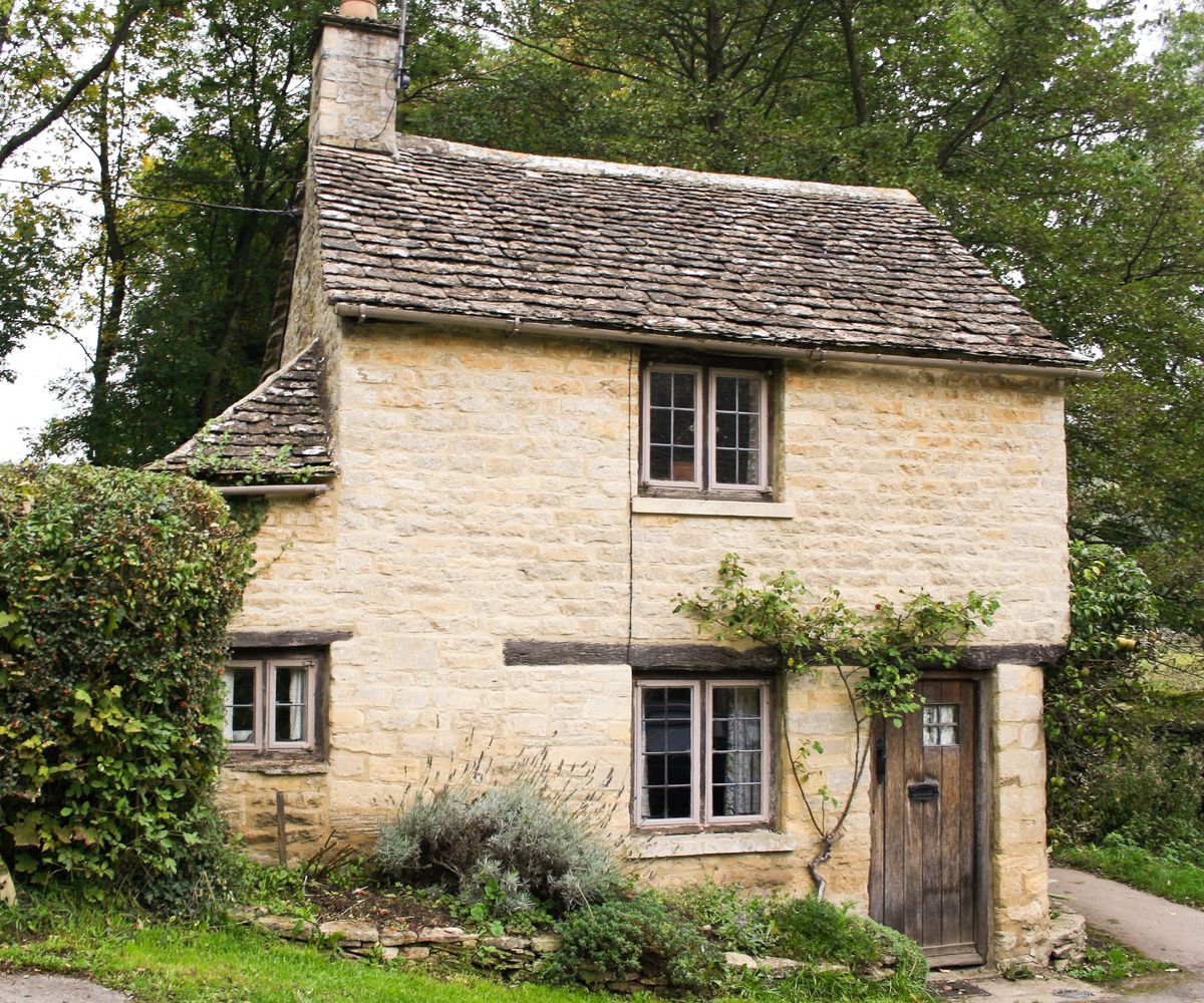 How to treat damp in older houses and keep it away for good | Homebuilding