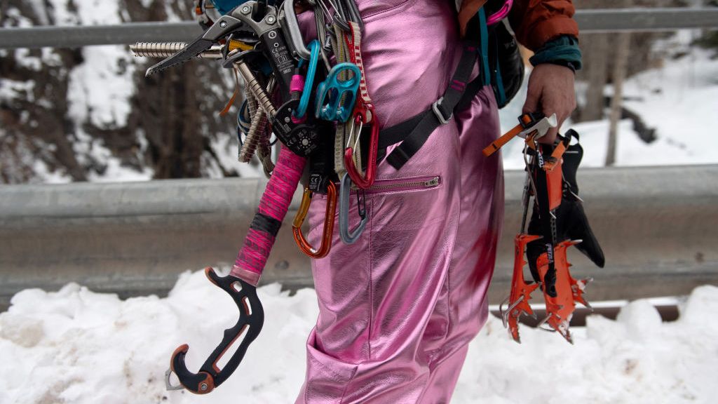 What is dry tooling in climbing? Axes at the ready! | Advnture