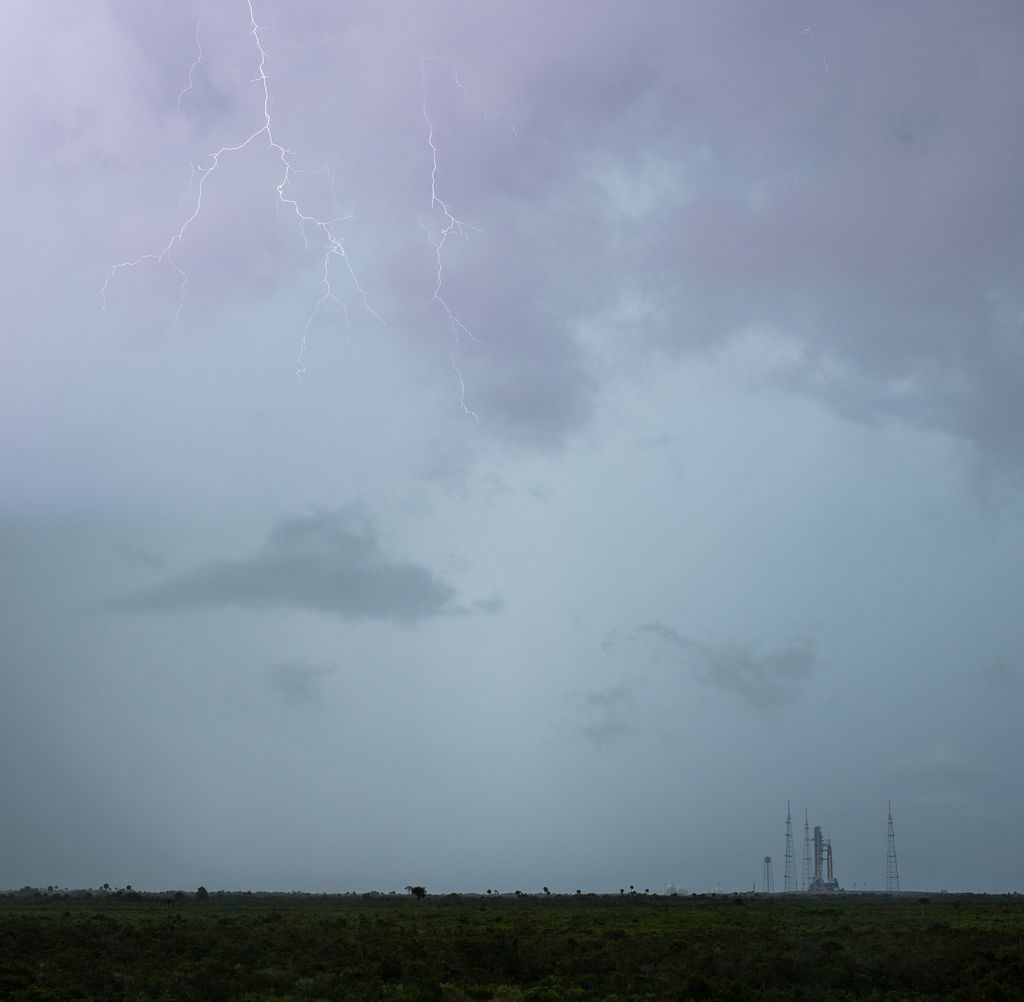 NASA photos of lightning strikes at Artemis 1 moon rocket pad | Space